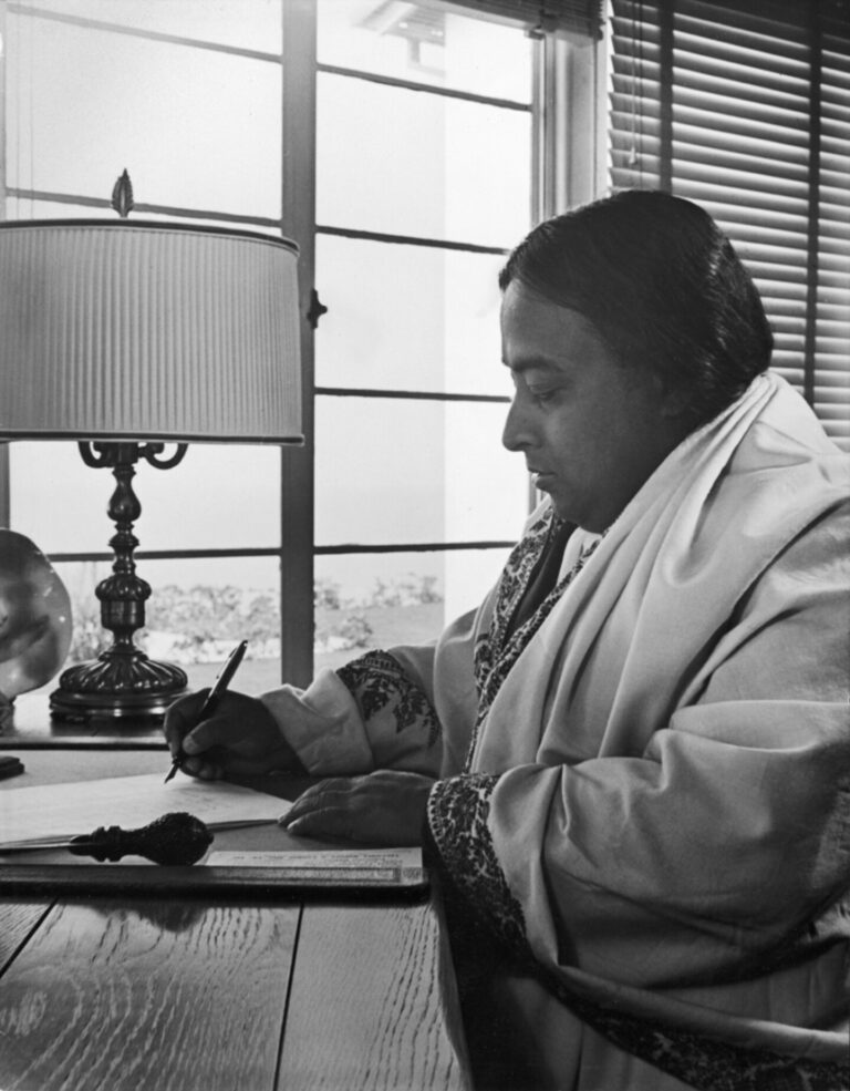 About Paramahansa Yogananda – Austin Meditation Group of Self ...